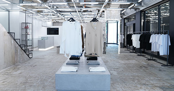 「HYPE DROP」新宿店、グランドオープン！国内外の限定アイテムが続々登場！ | warp